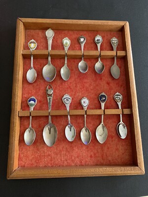 Vintage U.S. States Souvenir Collector Spoons LOT OF 18. (Display Case ...