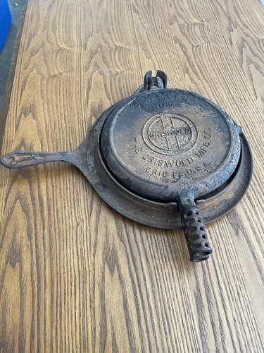 Vintage Cast Iron GRISWOLD #9 Waffle Iron Complete With Base. As Found ...