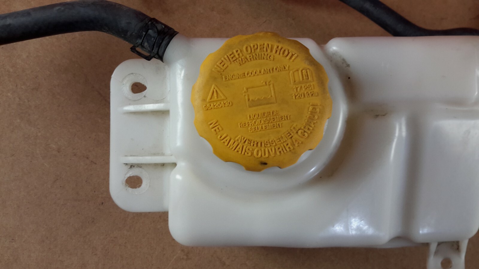 2004-2008 Chevrolet AVEO Coolant Overflow Bottle Radiator Bottle ...