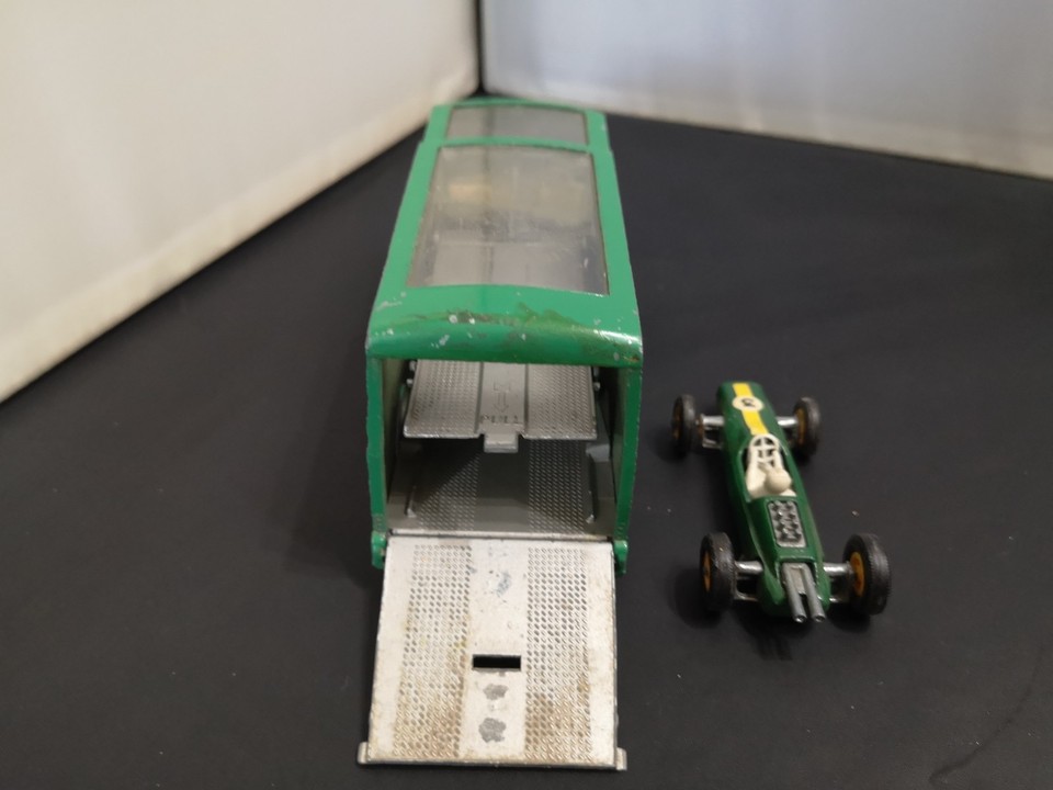 M651-MATCHBOX KING SIZE K-5 RACING CAR TRANSPORTER WITH LOTUS RACING ...