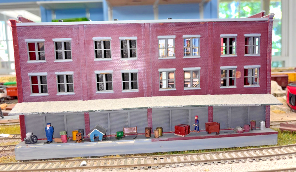 Built Up HO Scale Factory with Interior Detail and 12 Volt Illumination ...