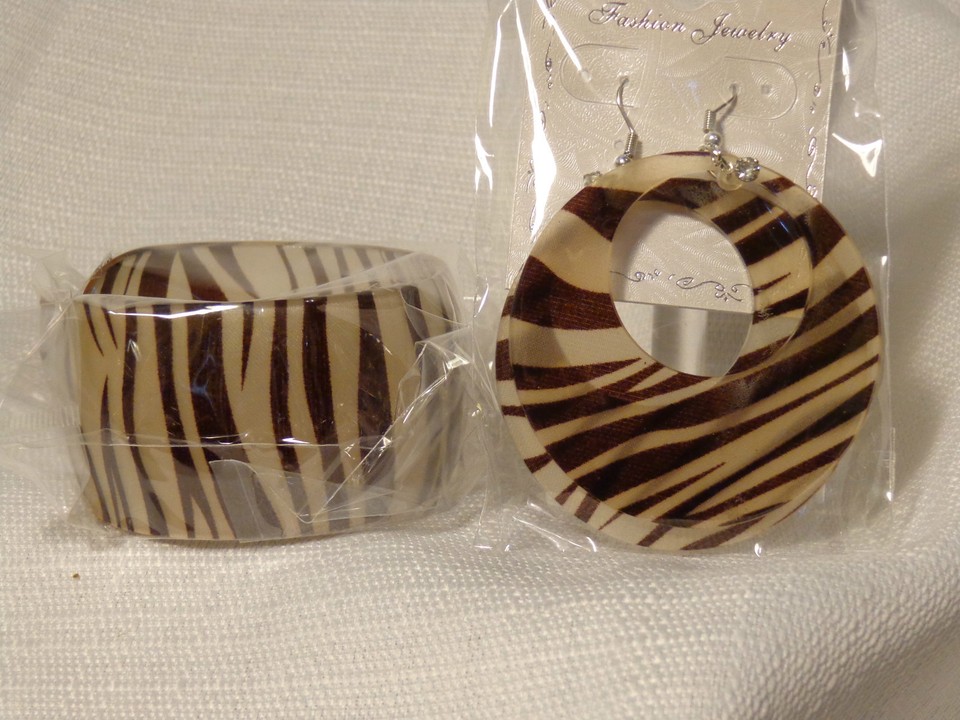 ANIMAL PRINT BANGLE CUFF AND EARRING SETS ASSORTED COLORS ZEBRA OR ...