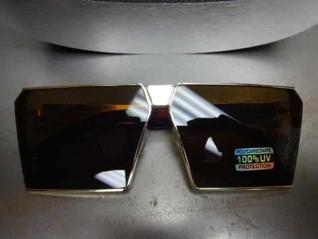 OVERSIZED CLASSIC VINTAGE RETRO SHIELD Style SUN GLASSES Gold Frame ...