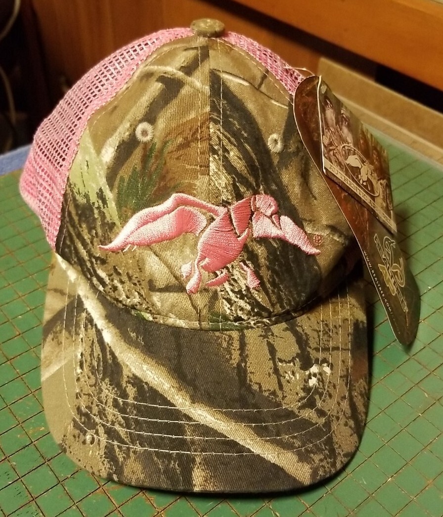 Duck Commander Logo Pink