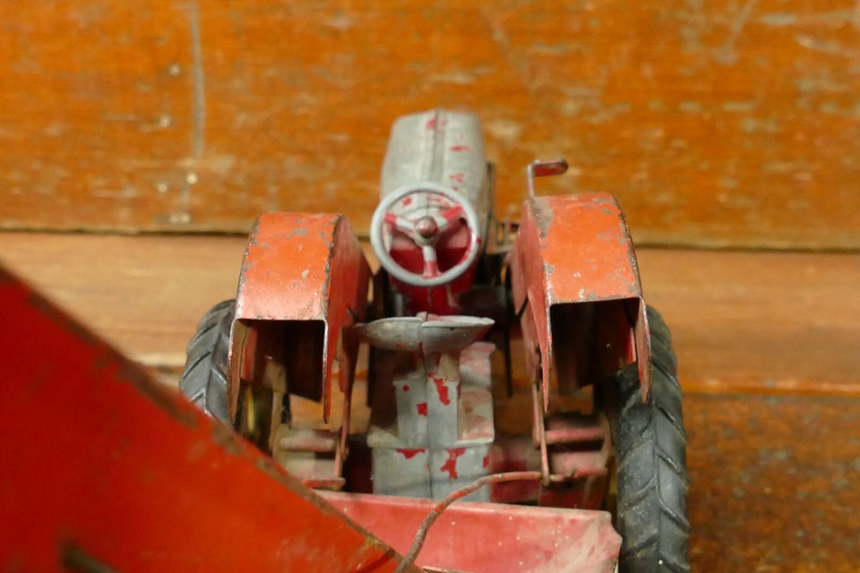 Vintage 1/16 Tru-Scale Mounted 2 Row Corn Picker And Tractor Farm Toy ...