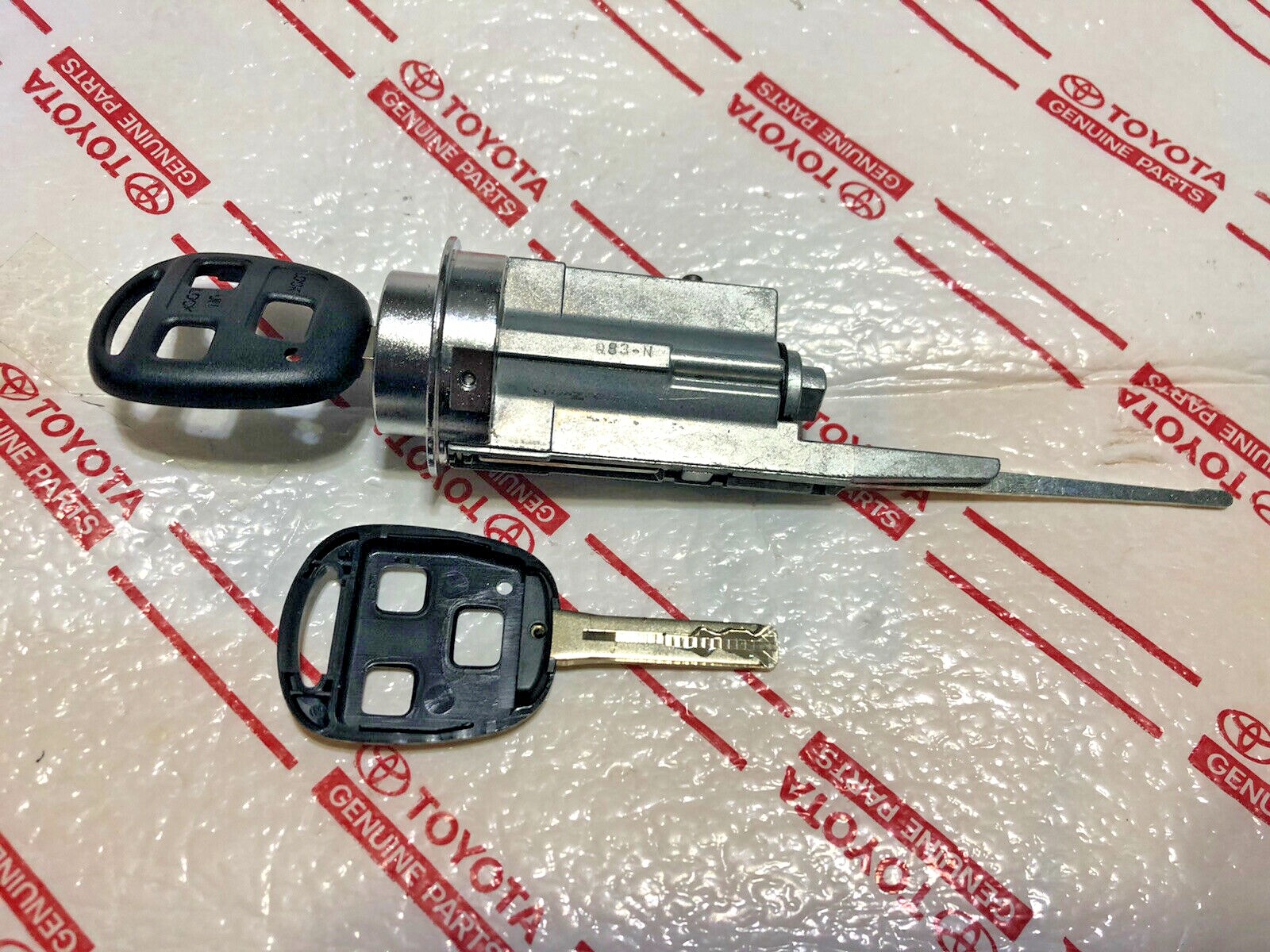 2002-2010 LEXUS SC430 Remote Master Key w/ Ignition Cylinder | 69057 ...