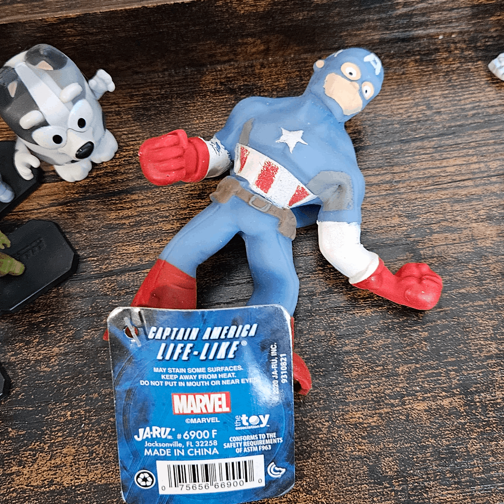 MARVEL HEDSTROM Stretchable CAPTAIN AMERICA Life-Like & Realz Stretch ...