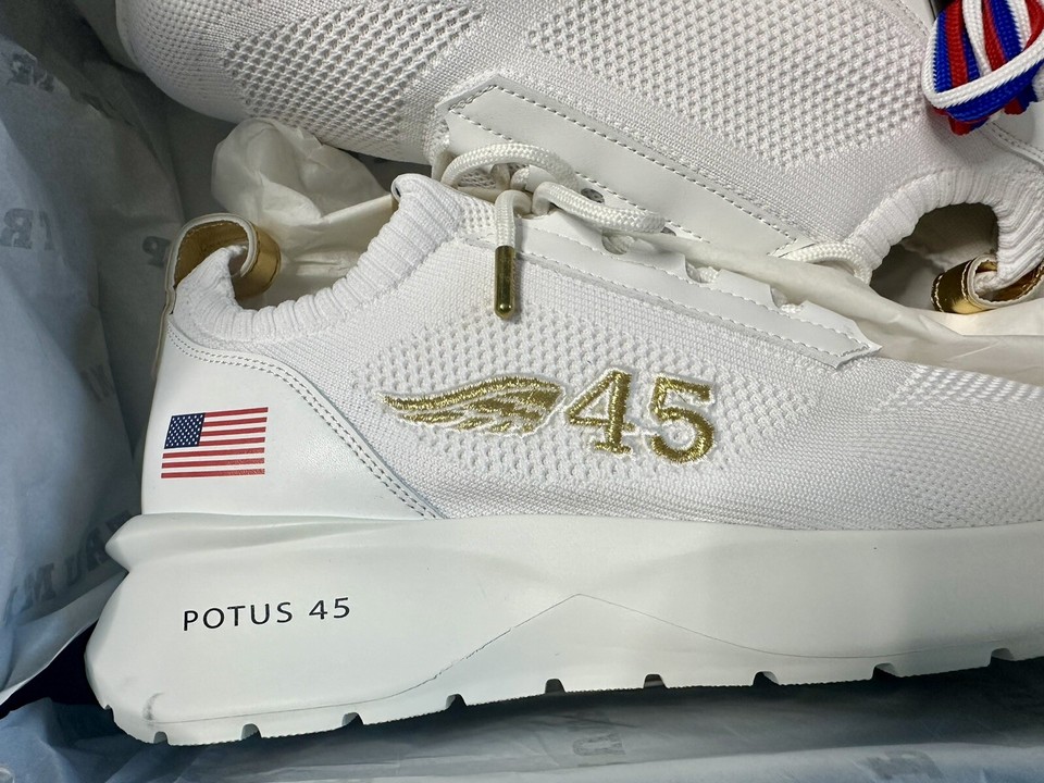 Donald Trump POTUS 45 Sneakers GOLD WHITE Never Surrender Authentic ...