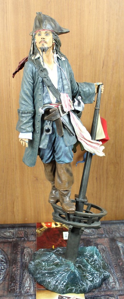 DISNEY STORE PIRATES OF THE CARIBBEAN CAPTAIN JACK SPARROW 22" RESIN ...
