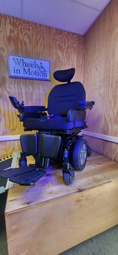 Pride QUANTUM Q6 EDGE .POWER TILT,RECLINE AND LEGS. ATTENDANT CONTROL ...