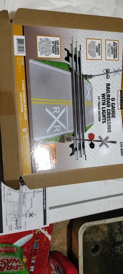 MENARDS "O" GAUGE CROSSING WITH LIGHTS 275-303 | eBay