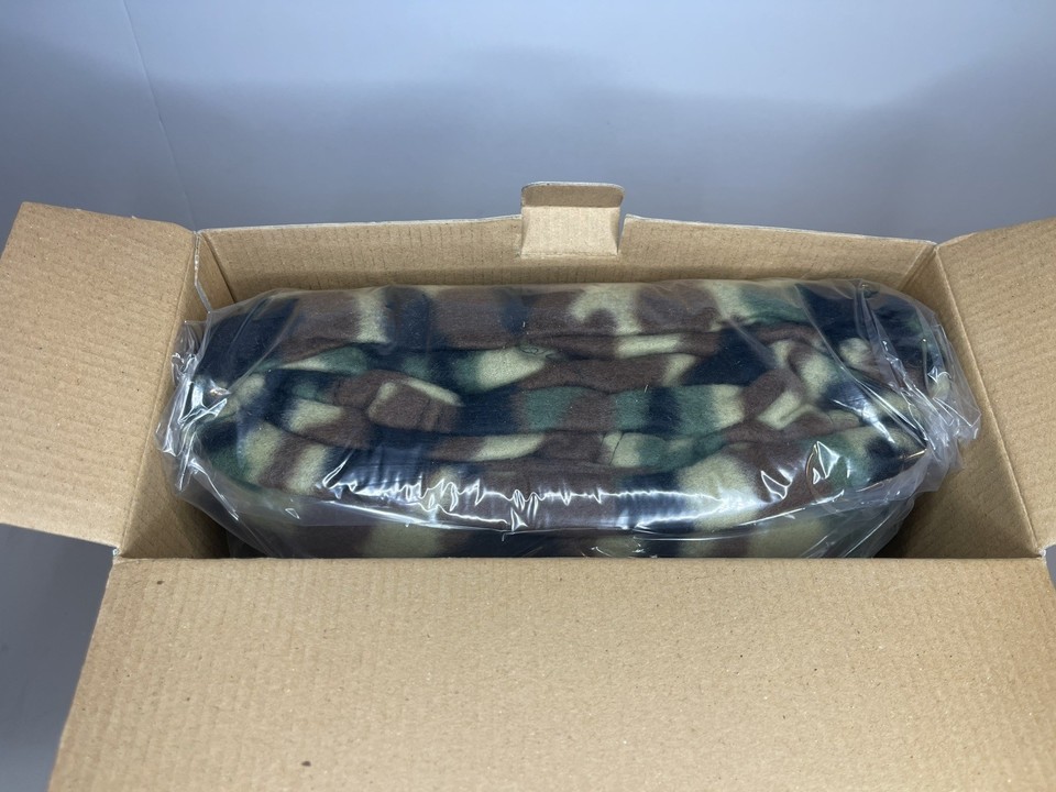 Original Snuggie Camouflage Adult Fleece Body Blanket w/ Pockets NEW ...