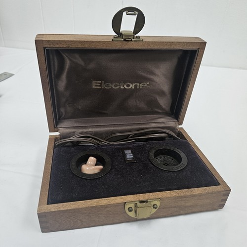 Electone Vintage In The Ear Hearing Aid And Charging Station | eBay