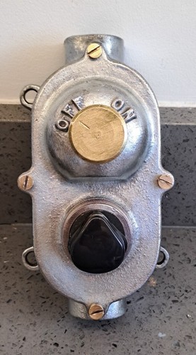 VINTAGE WALSALL FLAME PROOF 1 ONE GANG LIGHT SWITCH FACTORY INDUSTRIAL ...