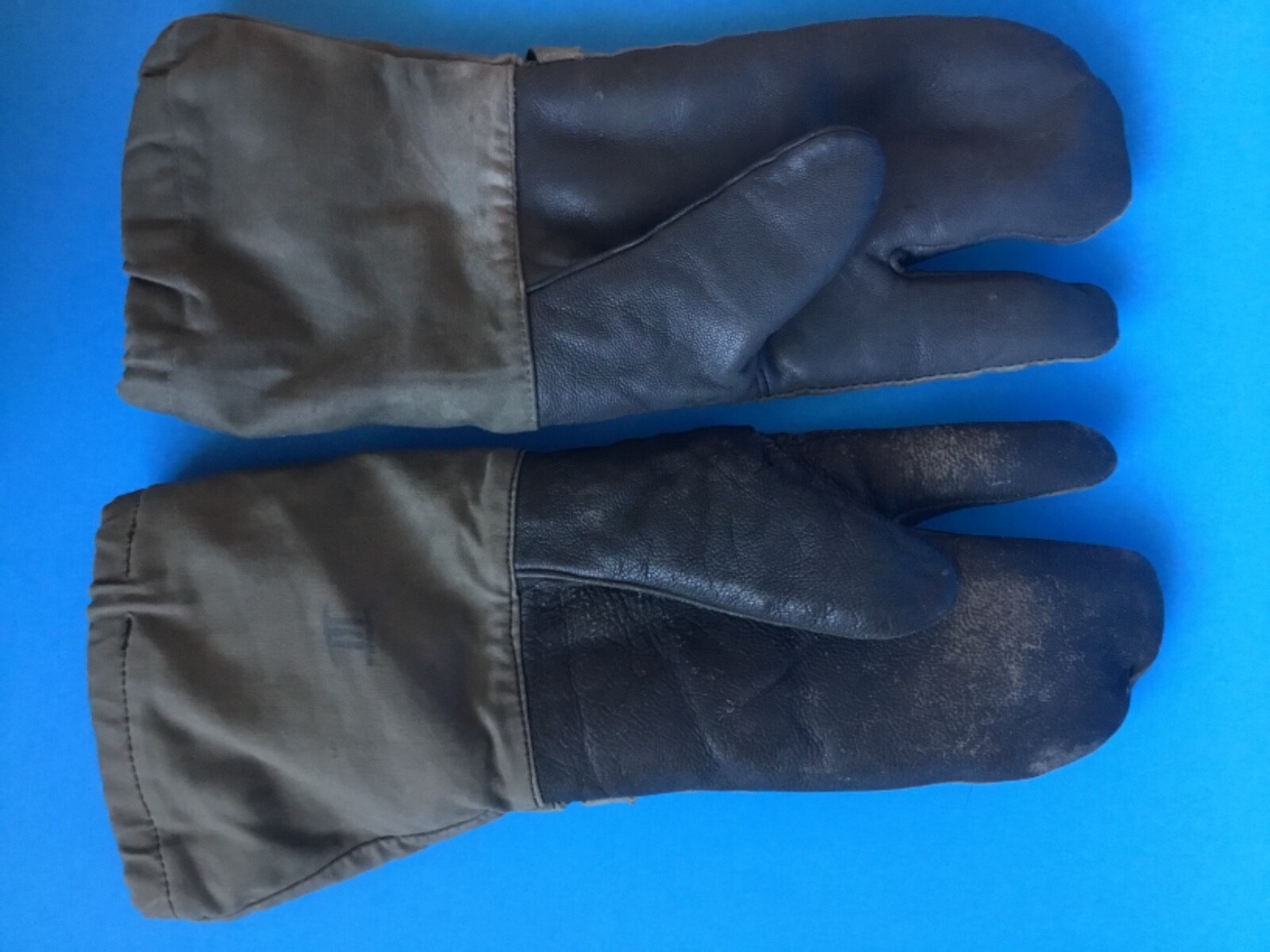 VTG 1948E MILITARY TRIGGER FINGER MITTENS LEATHER SHE… - Gem