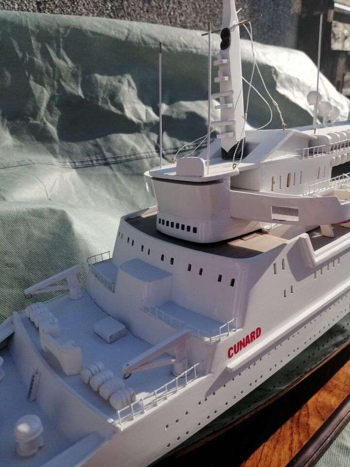 THE QUEEN ELIZABETH 2 SHIP MODEL CRUISE LINER 40 INCHES LARGE | eBay