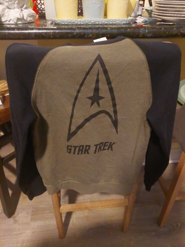 Star Trek Sweatshirt Small Long Sleeve Graphic Logo Crew Neck Raglan ...