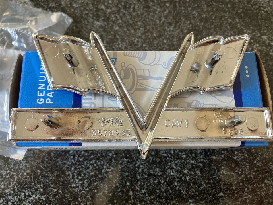 1965 1966 1967 NOS GM 427 emblems #3878607 Chevelle Camaro Corvette SS ...