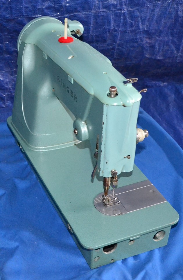 SINGER 327 ZIGZAG SEWING MACHINE W/ATTACHMENTS MANUAL SERVICED SEWS ...