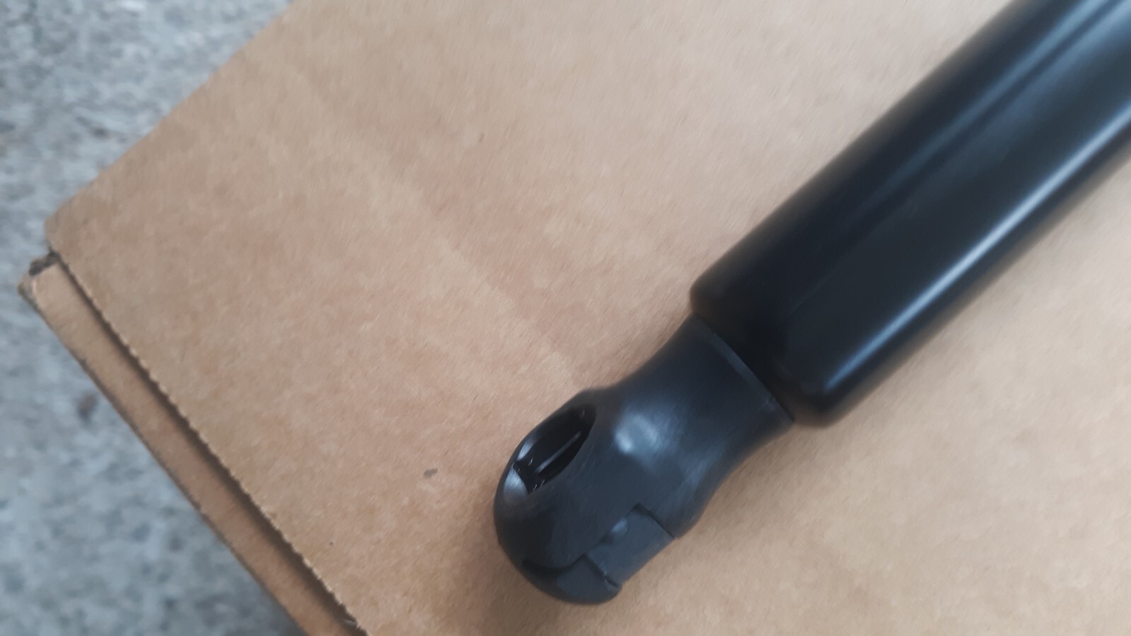 2009 2017 TRAVERSE LIFTGATE SUPPORT GM # 84298336 | eBay