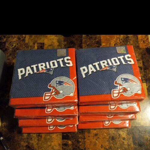 NFL NEW ENGLAND PATRIOTS 36 ct, 2-Ply NAPKINS FOOTBALL Party Supplies 8 ...