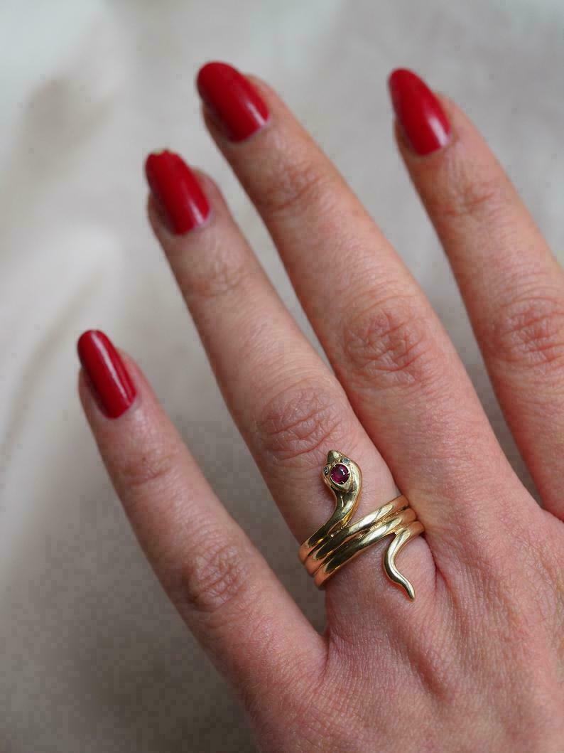 1/10 CT Simulated Ruby Cocktail Vintage Snake-coil Ring 14K Yellow Gold ...