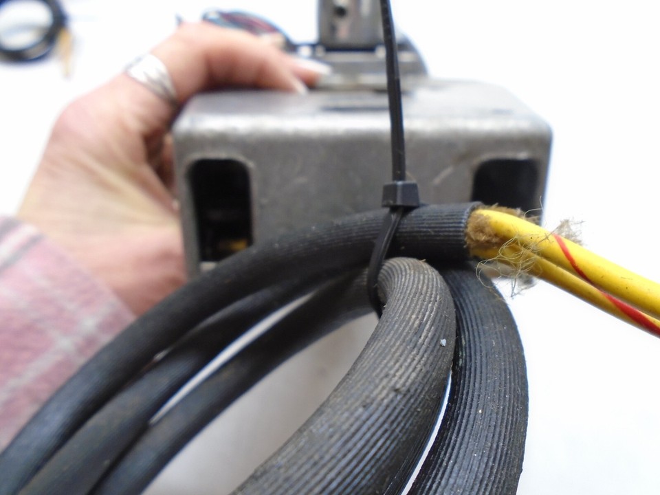 ZZ2 Quicksilver Binnacle Single Lever Remote Control Box 88688A14 Trim ...