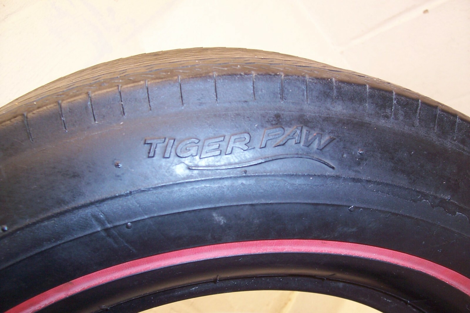 69 70 UNIROYAL TIGER PAW RED LINE TIRE E70 X 14 DOT CAMARO FIREBIRD ...