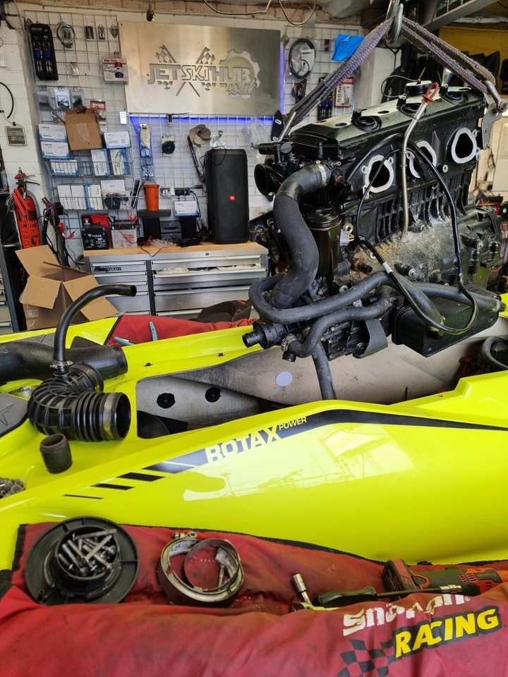 Sea-Doo 291005094 - RH Molded Knee Pad Spark | eBay