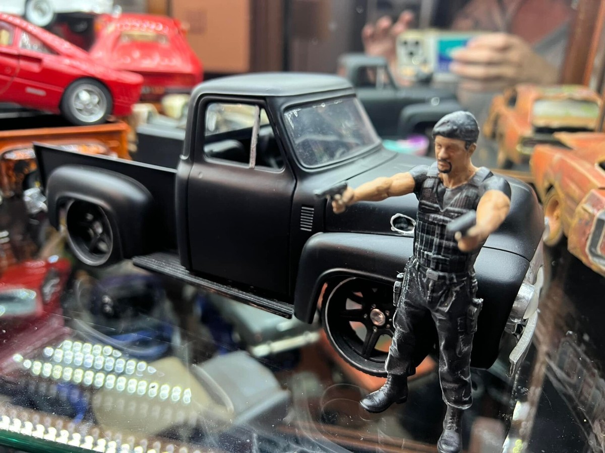 Ford F100 Custom Expendables