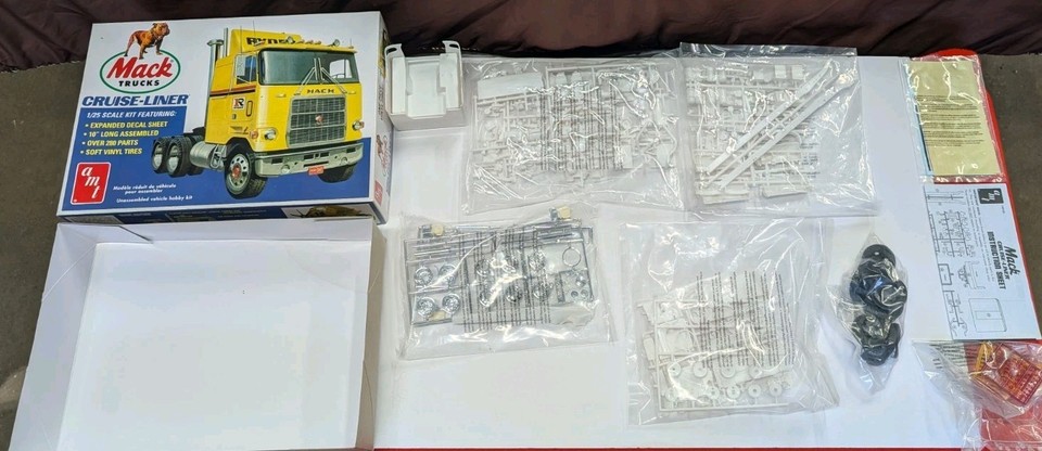 1:25 AMT Model Car Kit Mack Truck Cruise Liner Ryder Semi Open Box | eBay