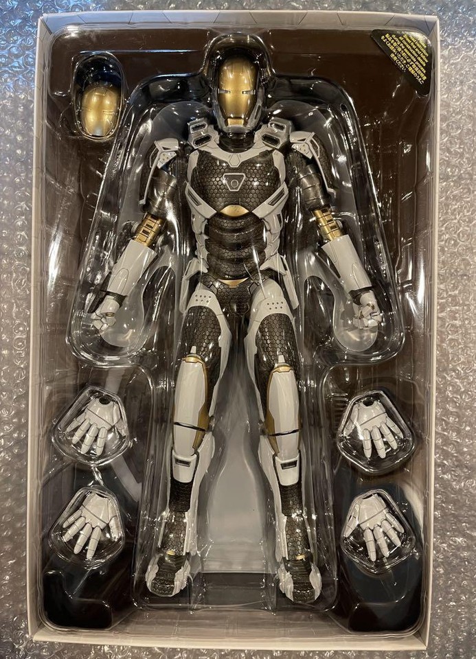 Hot Toys Movie Masterpiece Marvel Iron Man 3 Iron Man Mark 39 Star ...