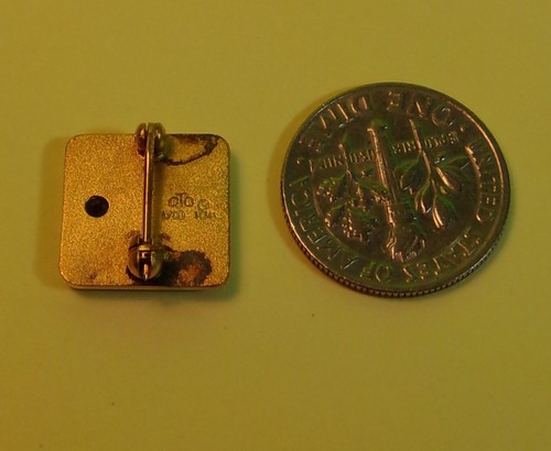 COLLECTABLE VINTAGE CTO SERVICE PIN WITH BLUE STONE 1/10 10k GOLD ...