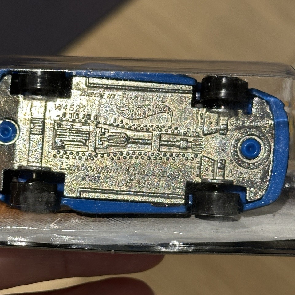 2012 Hot Wheels DC Color Shifters Batman Lamborghini Murciélago CANADA ...