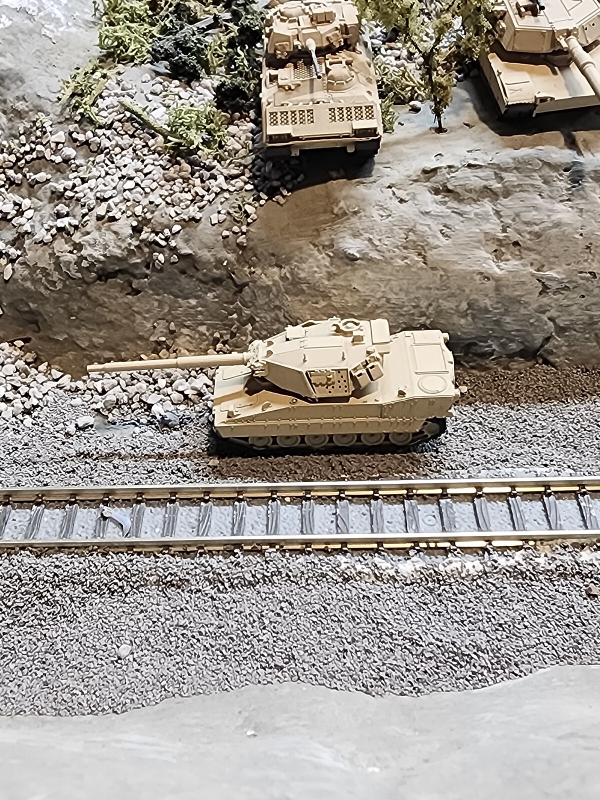 N Scale 1:160 M8 Buford Armored Gun System Tank Desert Camo US Army | eBay