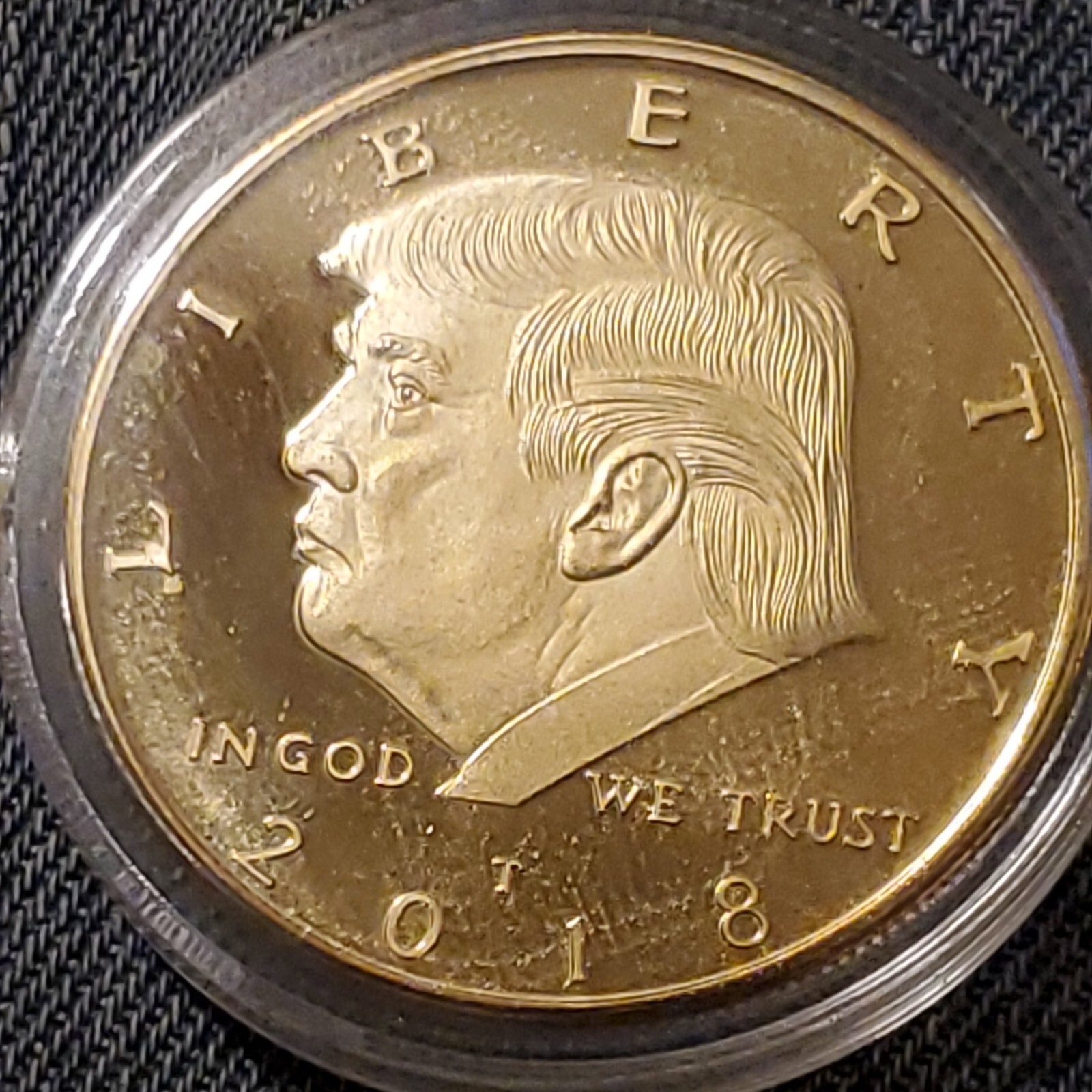 2018 President Donald Trump Gold Plated LIBERTY Commemorative Coin | eBay