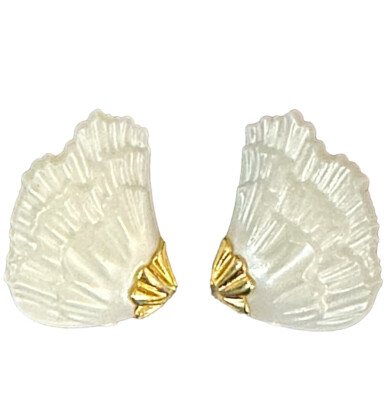 Vintage 80's Retro Earrings White Plastic Fan Shaped Shell With Gold ...