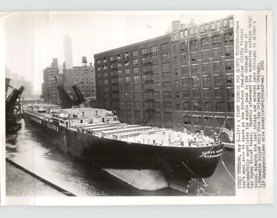 620 Ft CARGO SHIP "Cliffs Victory" Squeezes Thru ILLINOIS RIVER 1951 ...