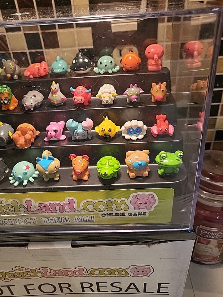 RRRE Sqwish land Miniature Rubber Squishy Toys Store Display Free ...