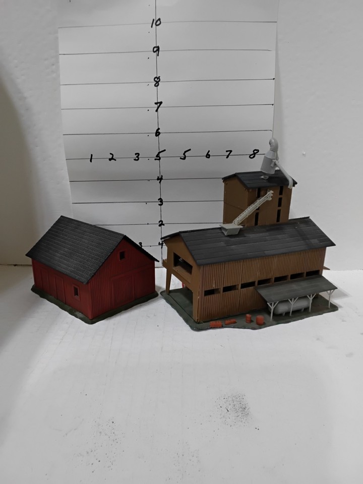 HO SCALE LUMBER STORAGE AND SHACK B 17 | eBay