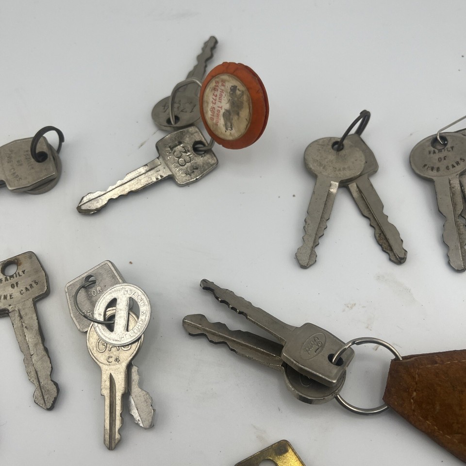 Ford Family of Fine Cars Keys Ignition & Door Keys Vintage Collectible ...