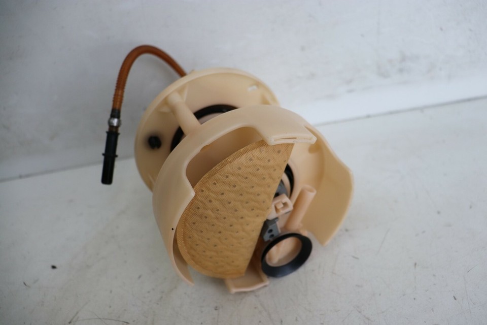 Mercedes Benz SL63 AMG R231 2016 M157 Fuel Tank Pump A2C53372199 J143 ...