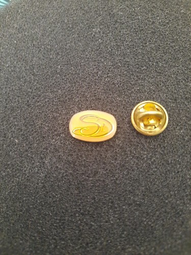 Pin's SD initiales eden arts ind. Co. Séoul korea Corée - Pins badge ...