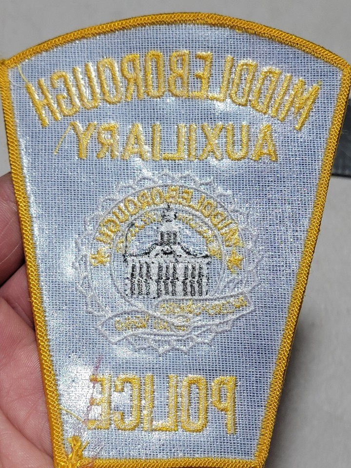 LE9B3 Police patch Massachusetts Middleborough Auxiliary | eBay