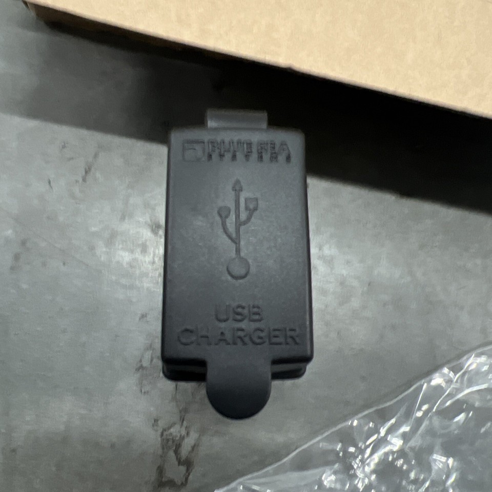 Blue Sea 1039 Marine Fast Charge Dual USB Charger Switch Mount Boat ...