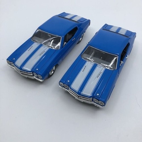 Signature 1970 Chevelle SS 454 Blue White Stripe Diecast Car 1:32 Scale ...