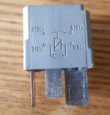 MERCEDES W203 W209 W163 GREY RELAY A 002 542 26 19 | eBay