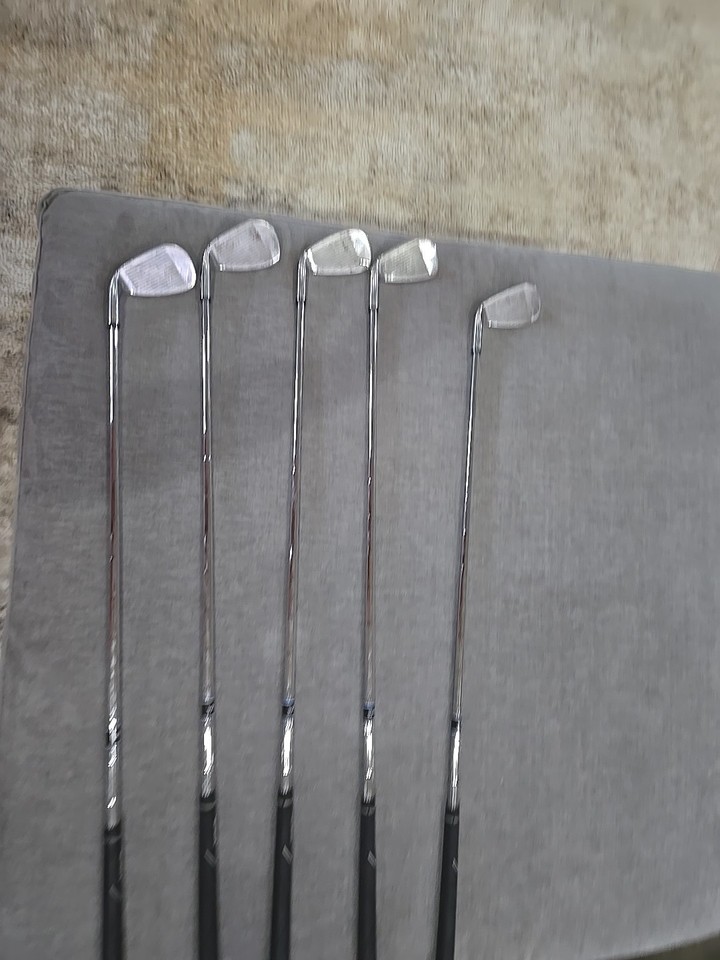 Strata Plus Golf Club Iron Set RH 6 - PW Steel Shaft Right Handed | eBay
