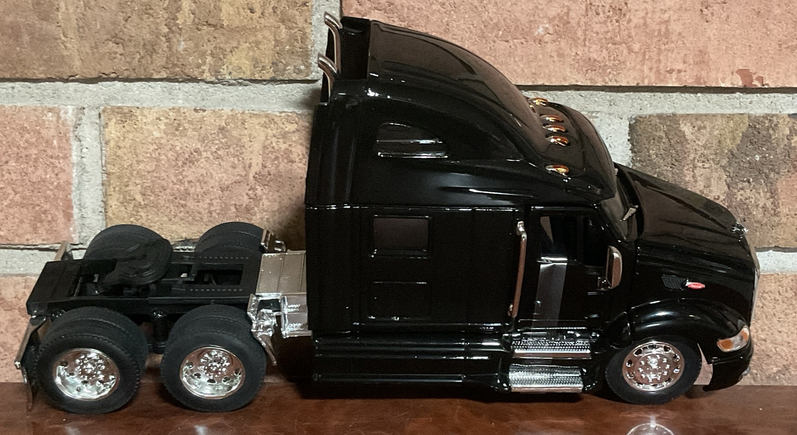 JADA ROAD RIGZ 1:32 PETERBILT MODEL 387 TRACTOR Black RARE FIND BRAND ...