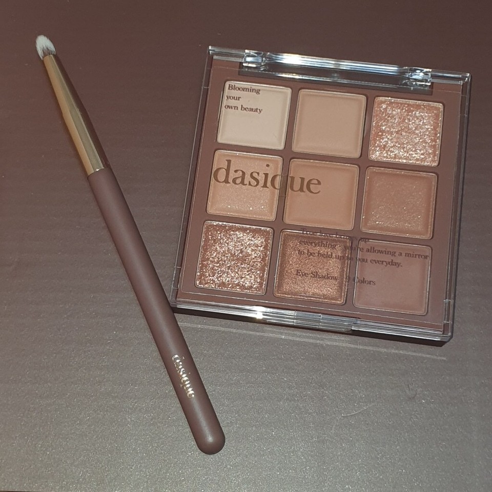 DASIQUE Shadow Palette #11 Chocolate Fudge + Chocolate Fudge Brush | eBay